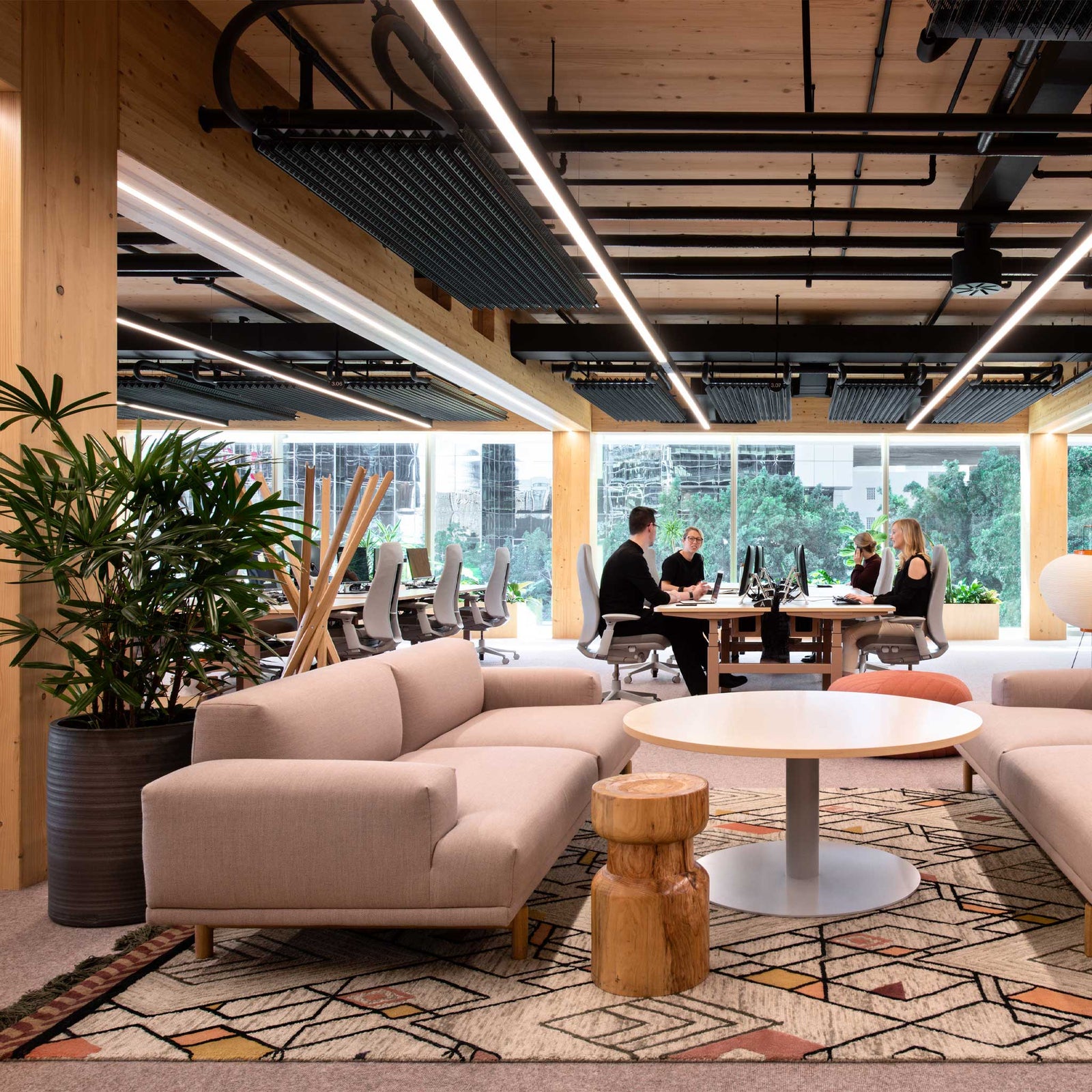 Commercial Office Space – Tappeti Rugs