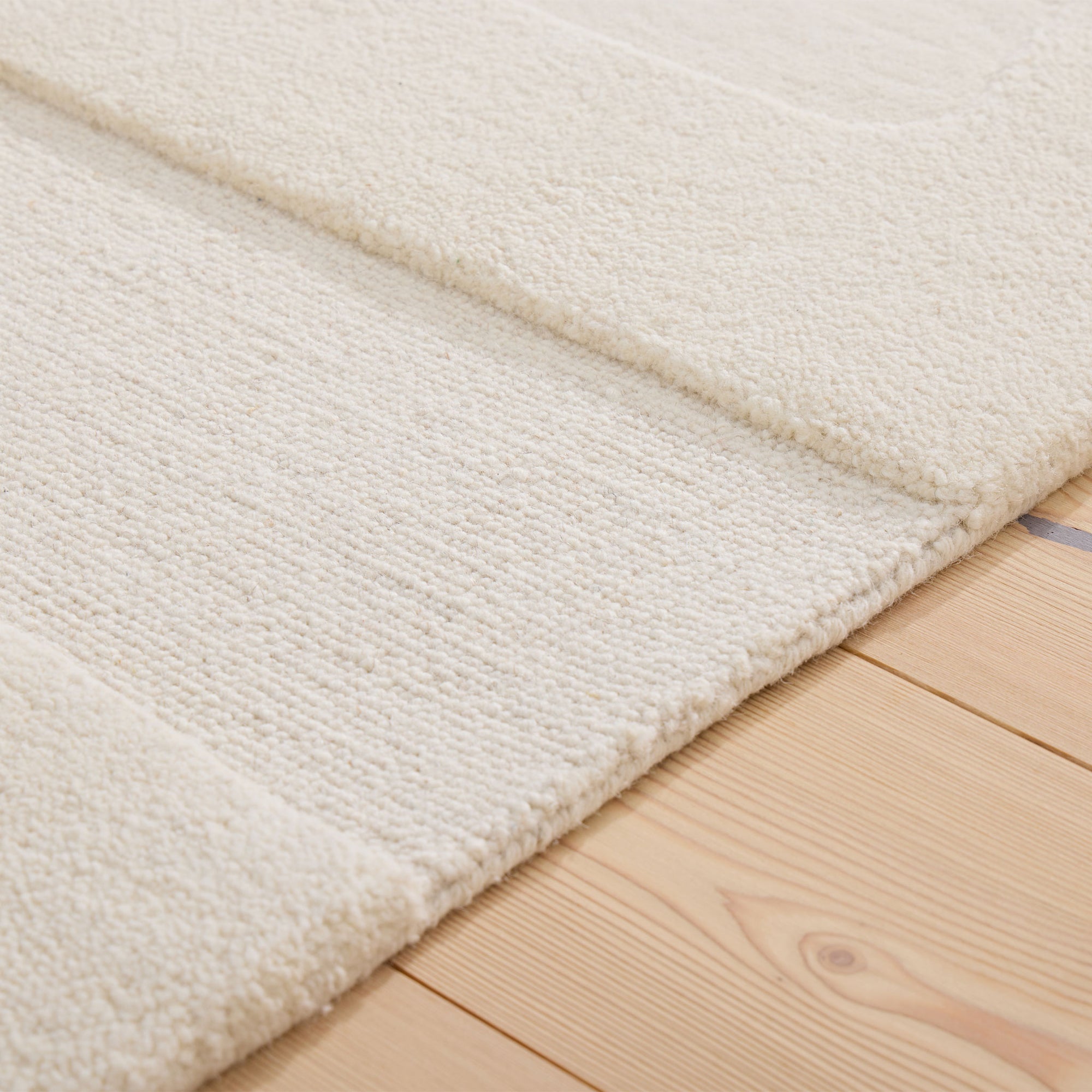 Batllo - Tappeti Fine Handcrafted Rugs + Carpets